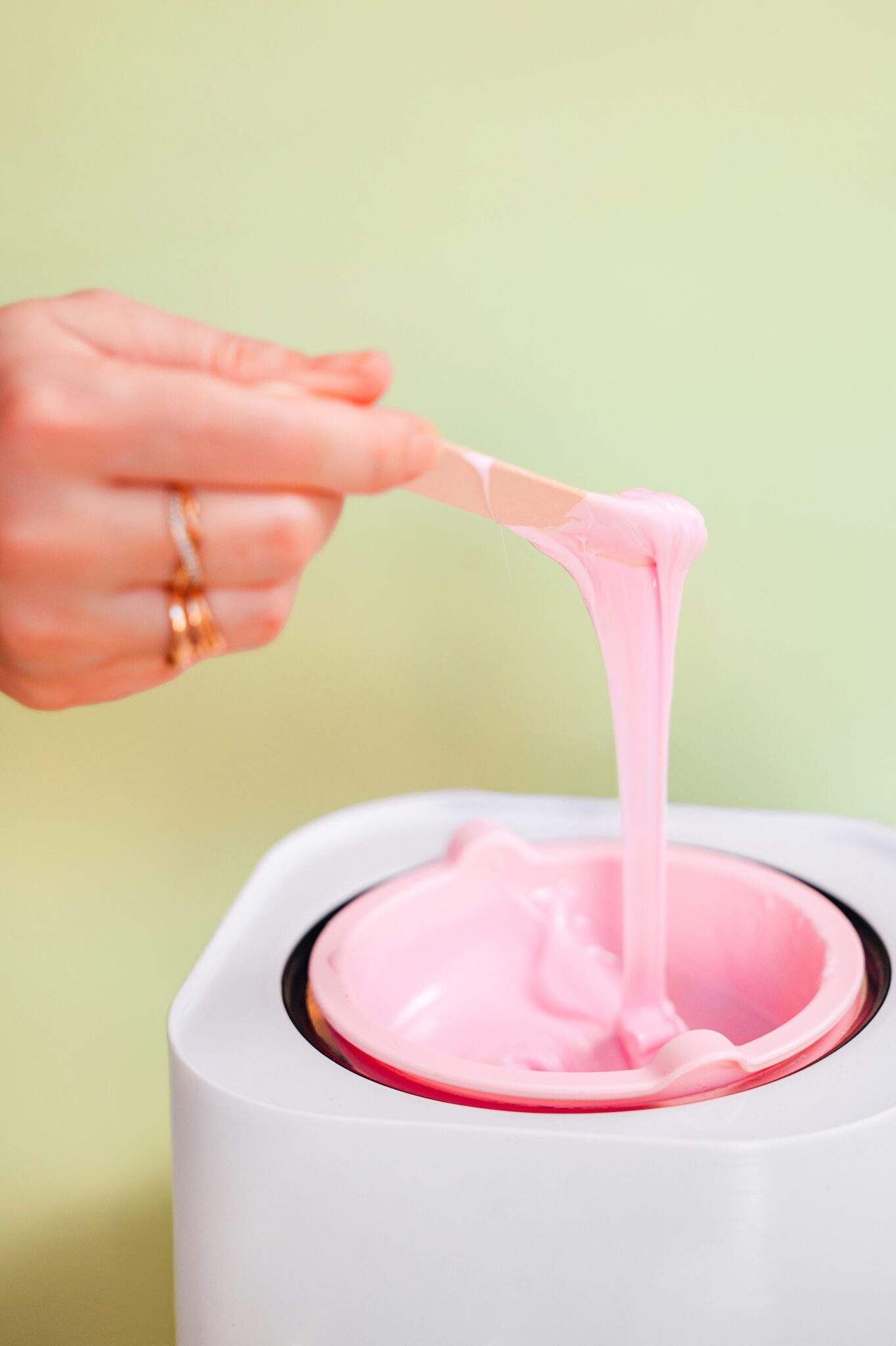 Hard Wax vs Soft Wax: A Complete Professional Comparison Guide